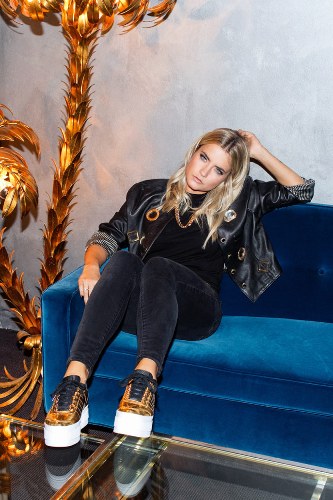 Tracknews - Lovra ft. Sera – Someone in the dark - RAVEPEDIA