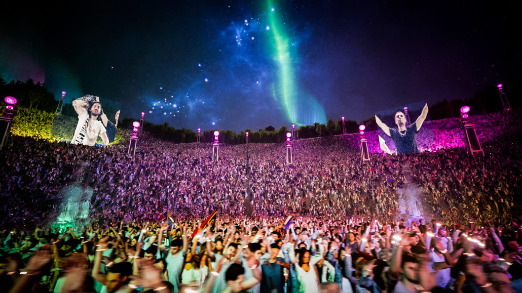 Tomorrowland Around the World - Reales und virtuelles Festivalfeeling ...