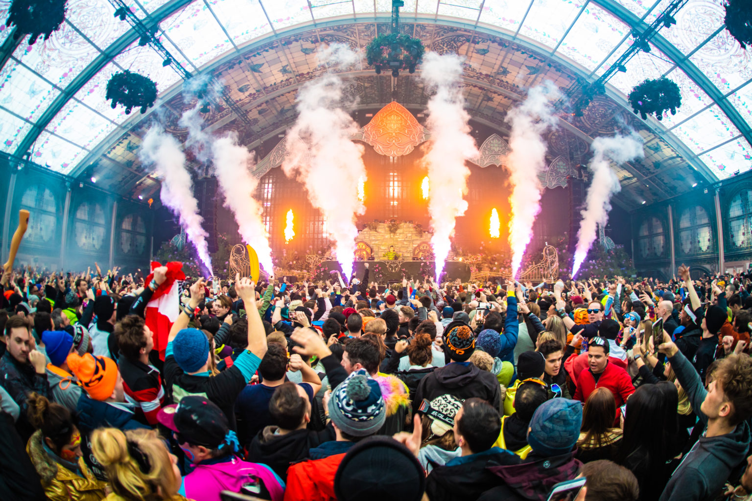Tomorrowland Winter kehrt 2022 zurück in die Alpen! - RAVEPEDIA
