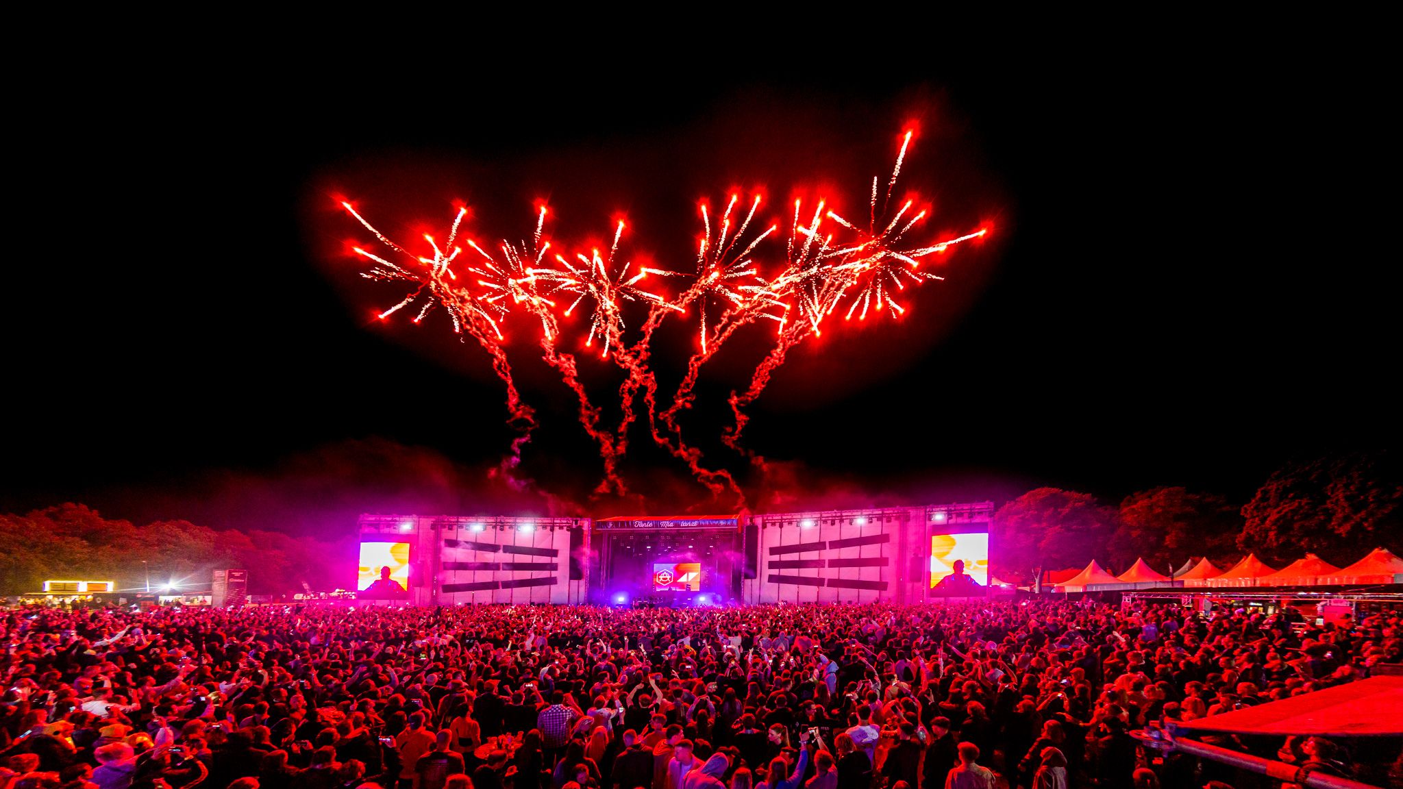 Tante Mia tanzt 2023 - Megastar STEVE AOKI kommt nach Vechta! - RAVEPEDIA