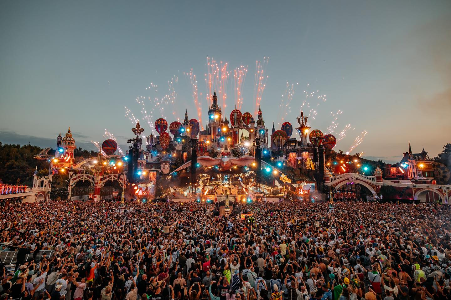 Tomorrowland feiert sein 20-jähriges Jubiläum auch beim Amsterdam Dance ...